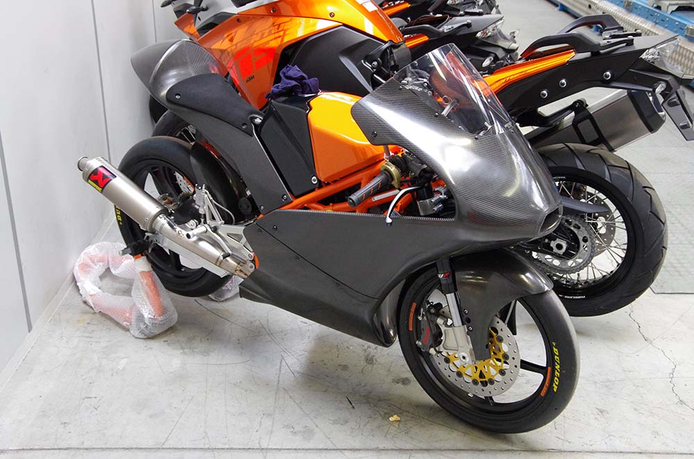 Photos: Building the KTM RC250R Production Racer - Asphalt & Rubber