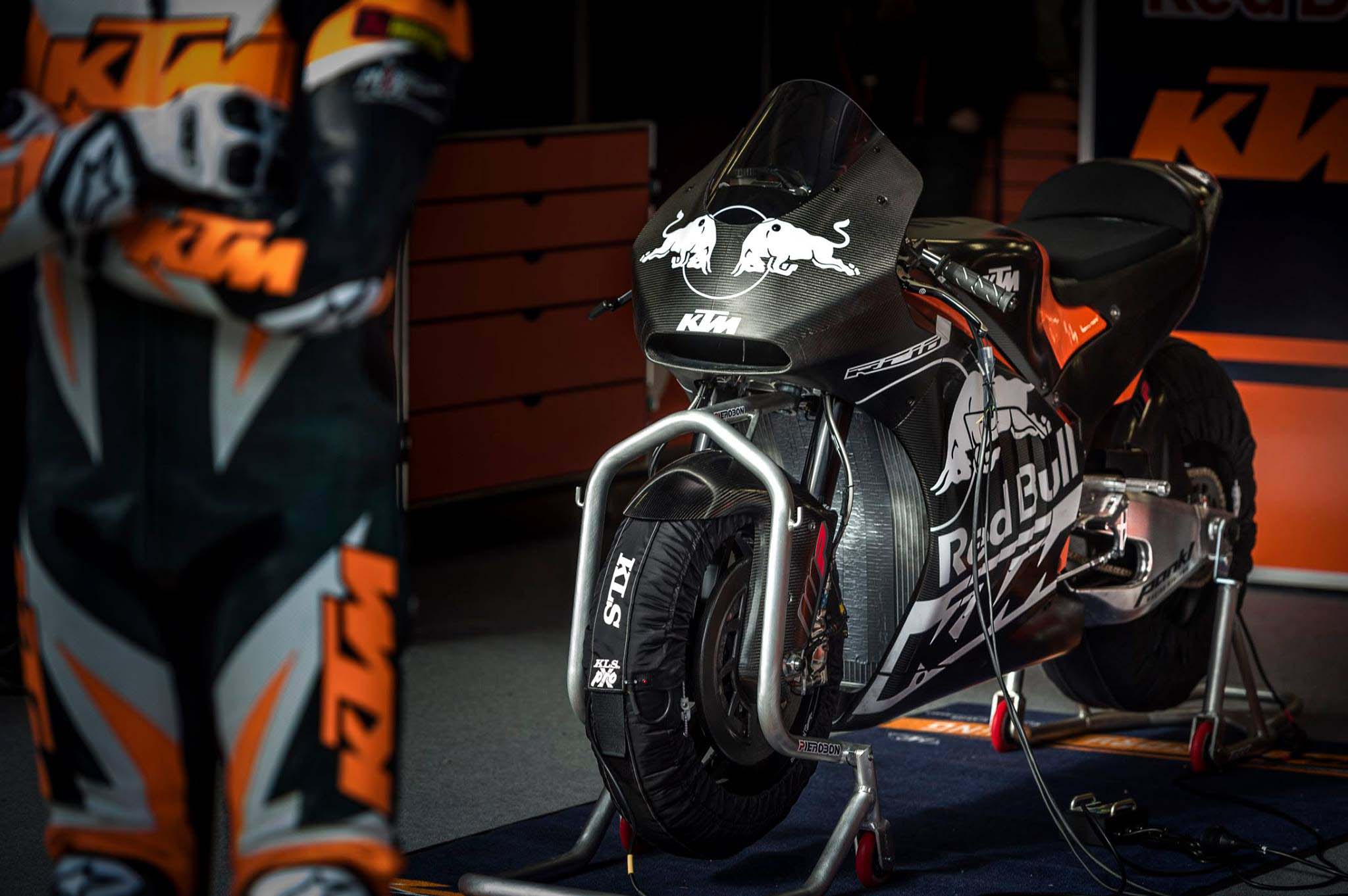 More Photos of the KTM RC16 MotoGP Bike Testing
