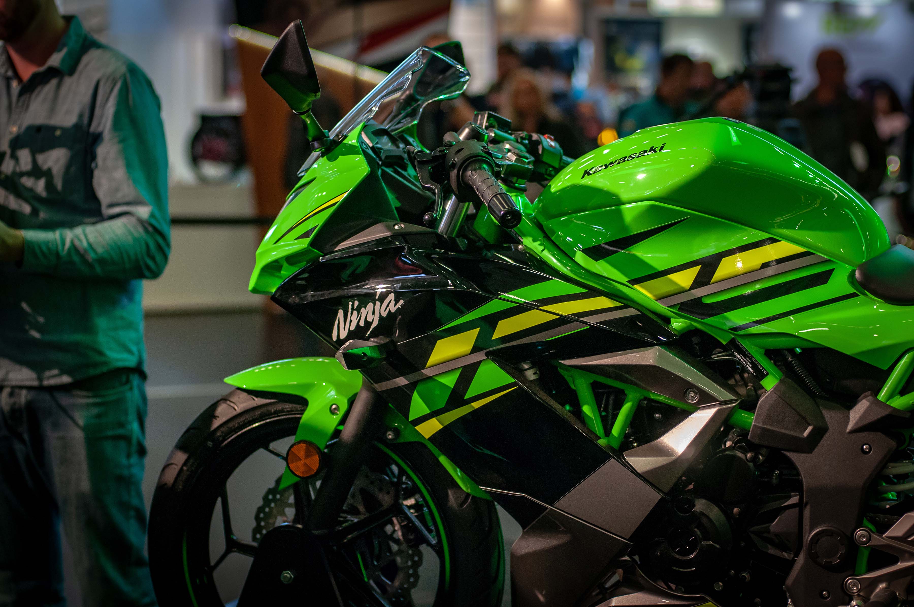 Up-Close with the Kawasaki Ninja 125 - Asphalt & Rubber