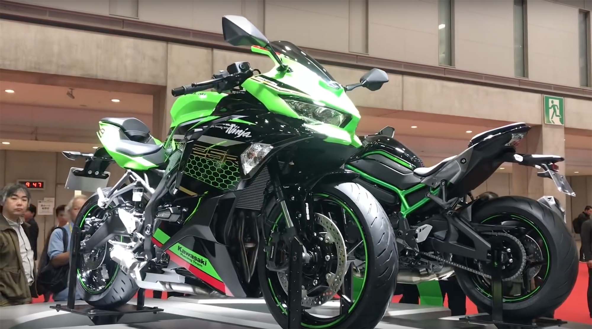 Is the Kawasaki Ninja ZX-25R - The Most Powerful 250cc Ever? - Asphalt ...