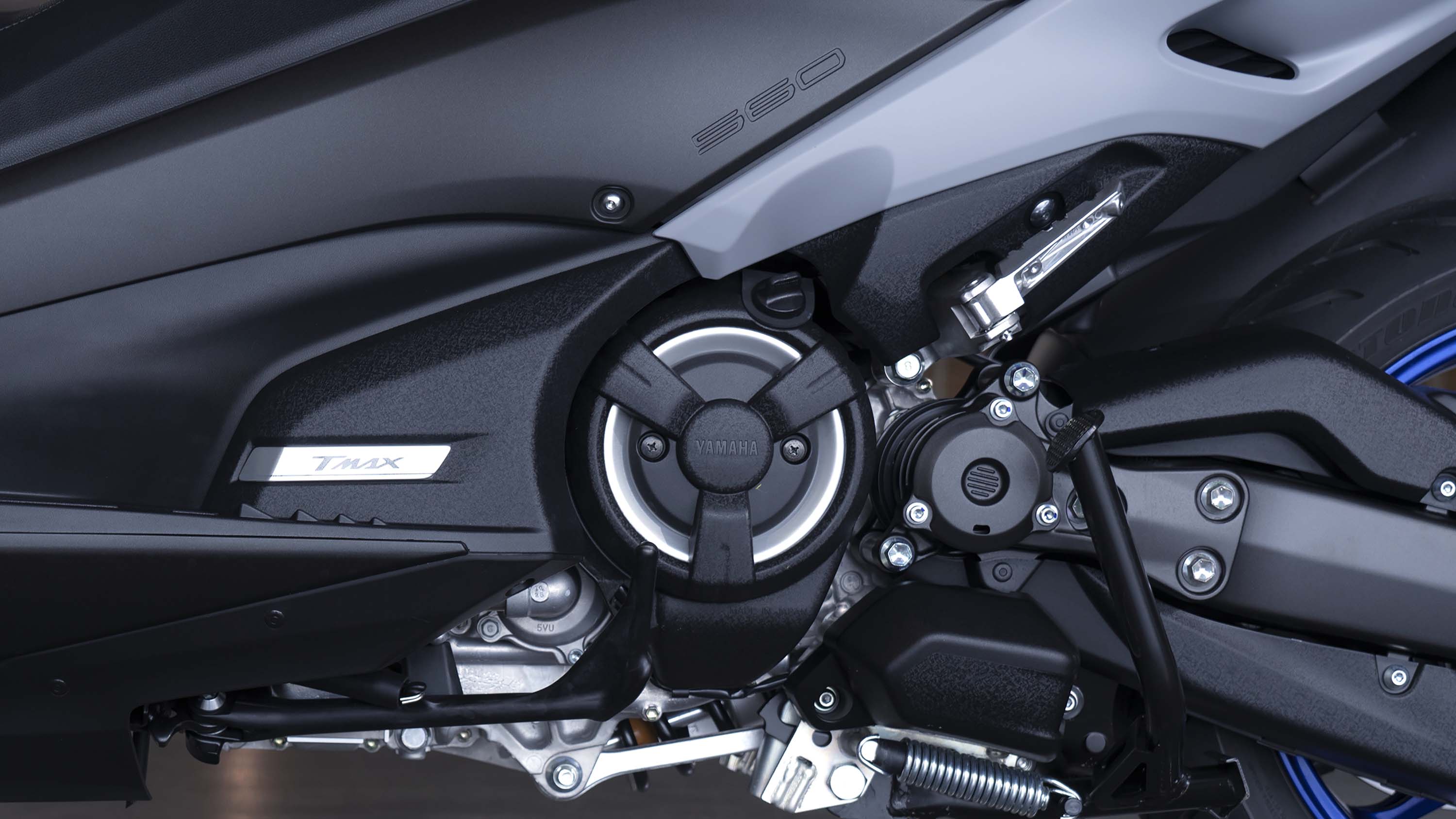 Yamaha TMAX 560, The Pinnacle Sport Scooter Gets a Boost - Asphalt & Rubber