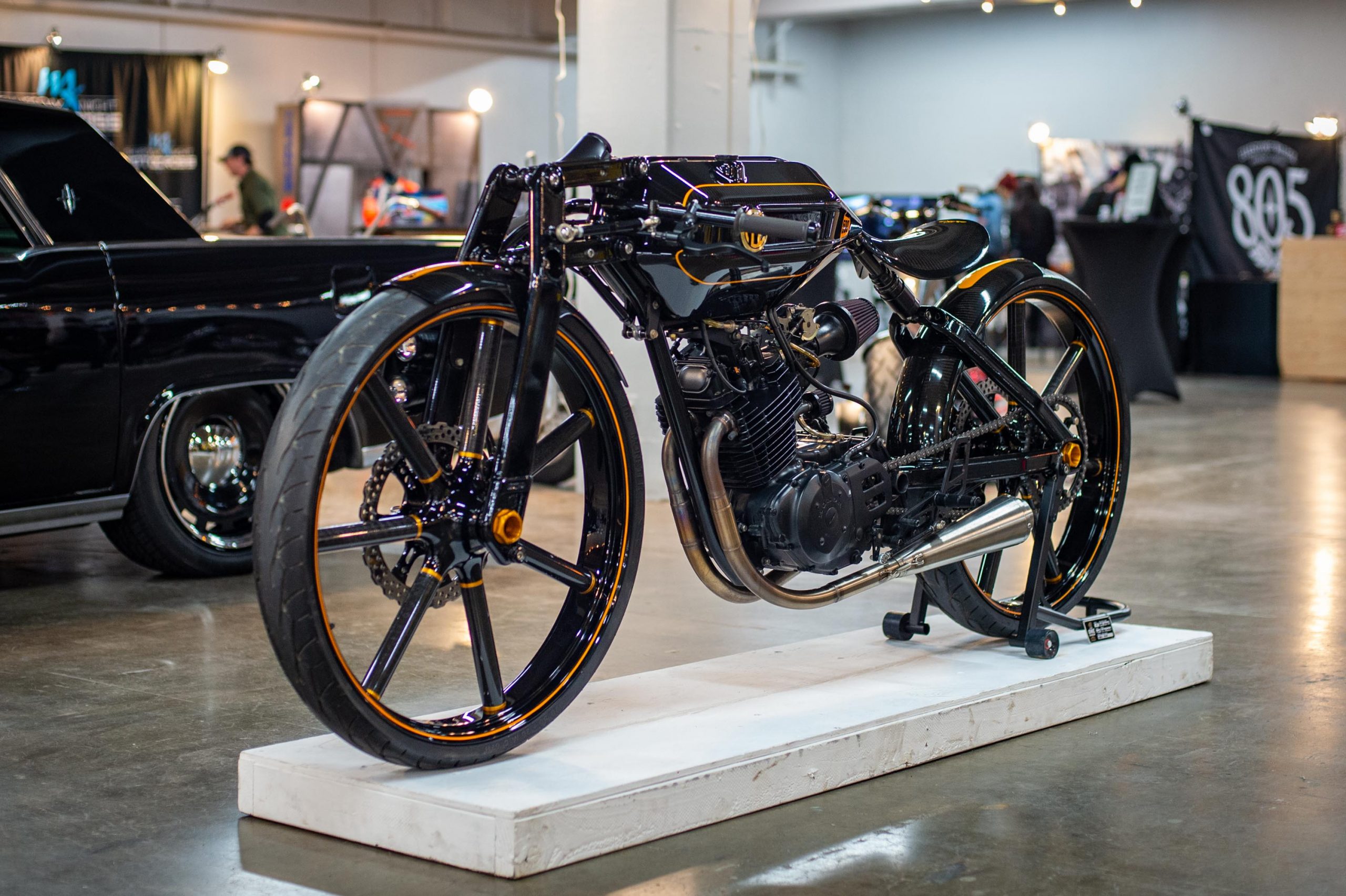 The One Moto Show: ABC 500 by A Bike Company - Asphalt & Rubber