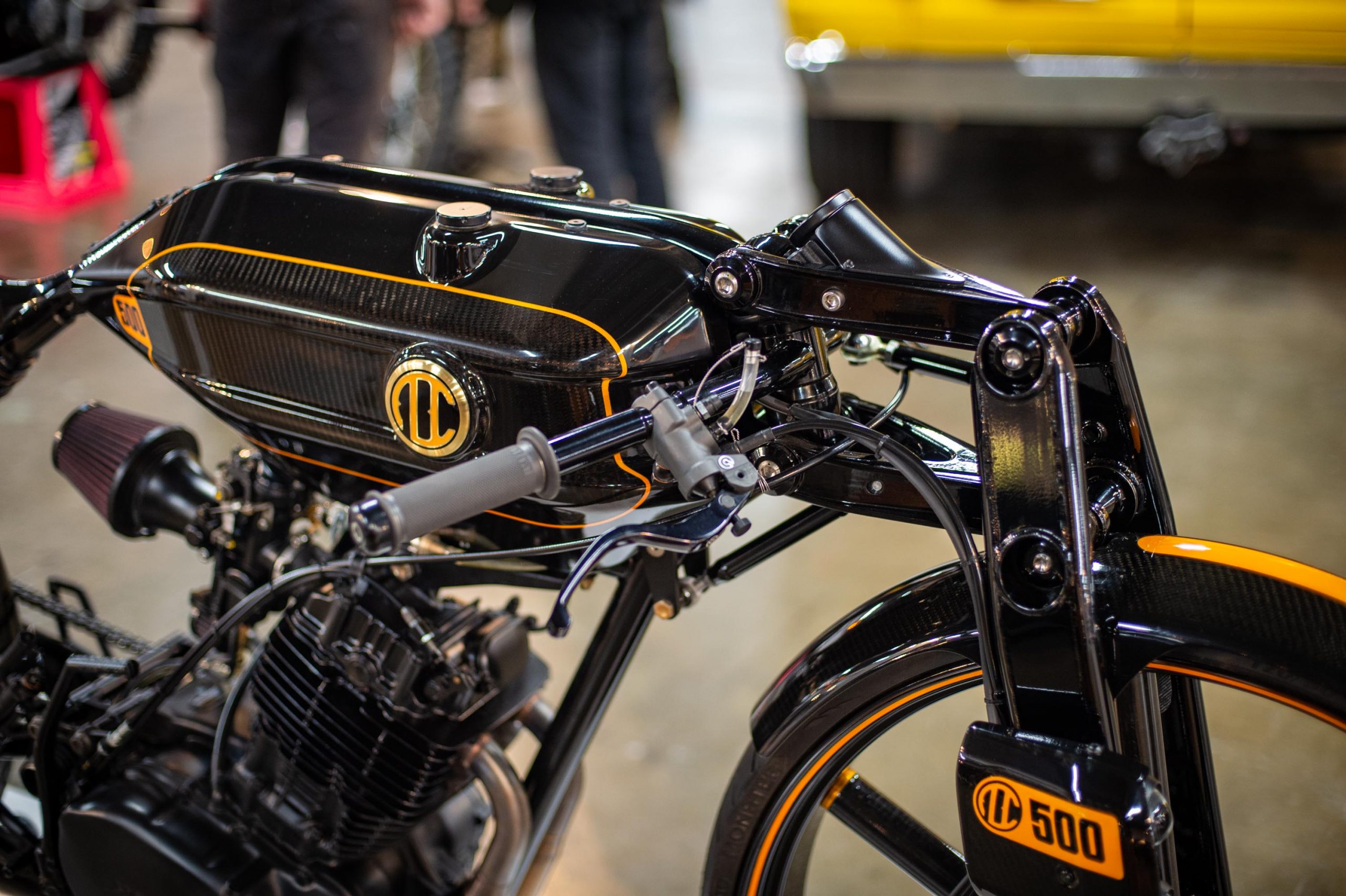 The One Moto Show: ABC 500 by A Bike Company - Asphalt & Rubber