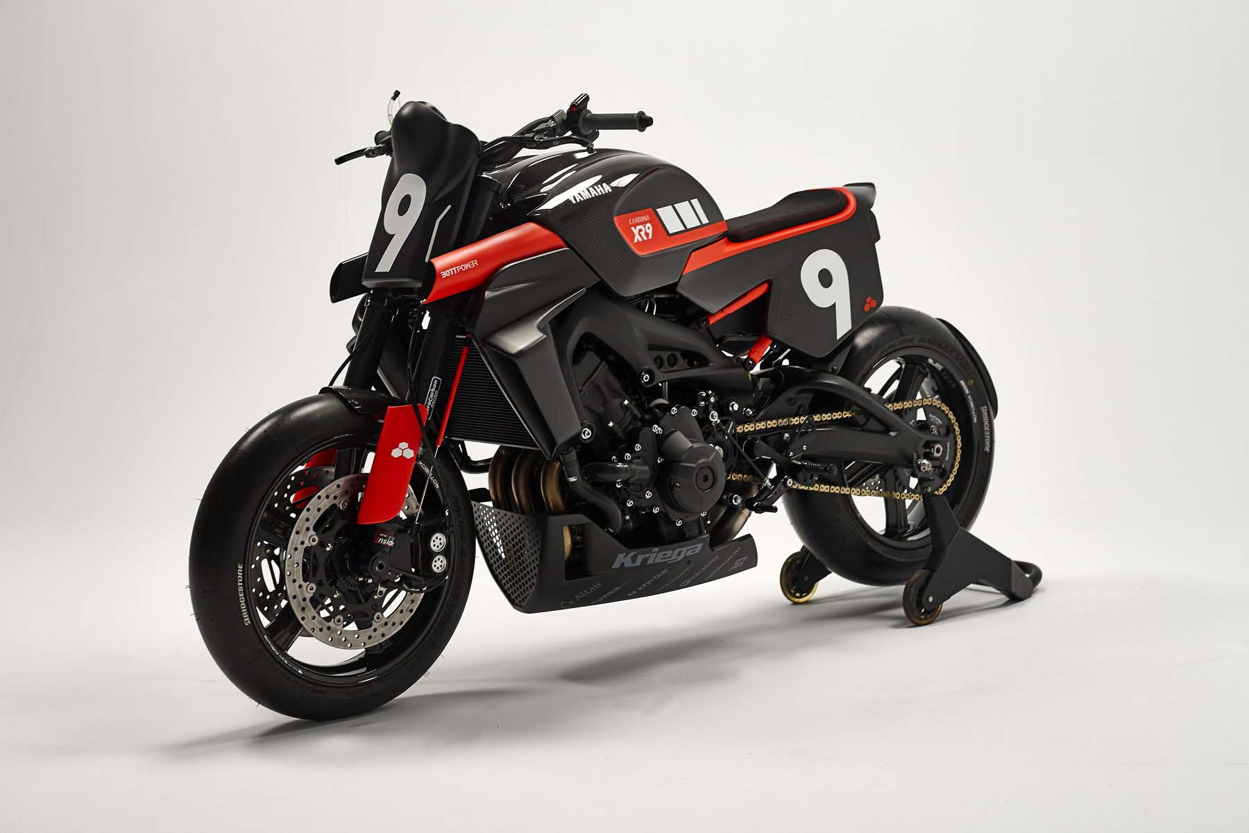 Yamaha XSR900 Custom "XR9 Carbona" by Bottpower - Asphalt & Rubber
