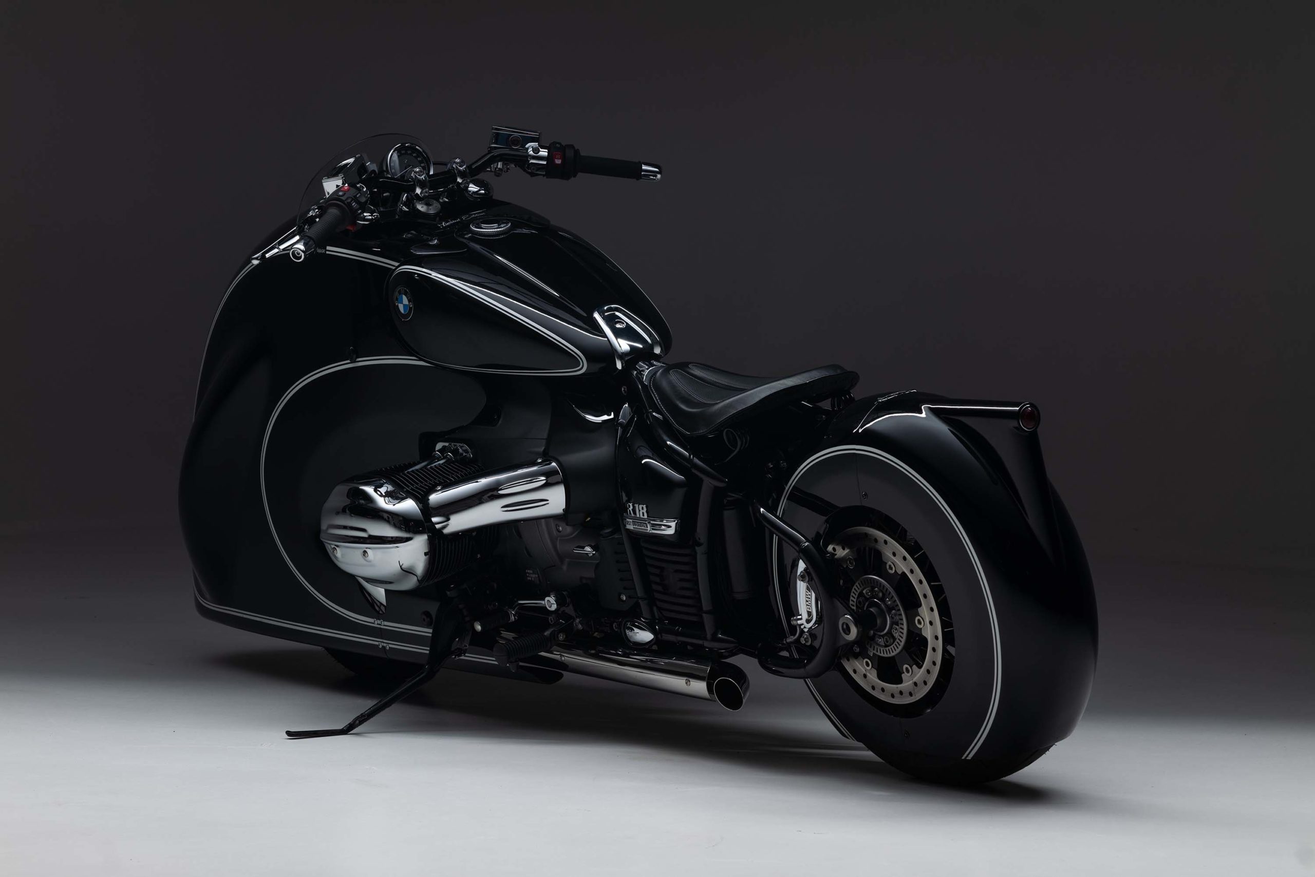 “Spirit of Passion” BMW R18 Custom by Kingston Custom - Asphalt & Rubber