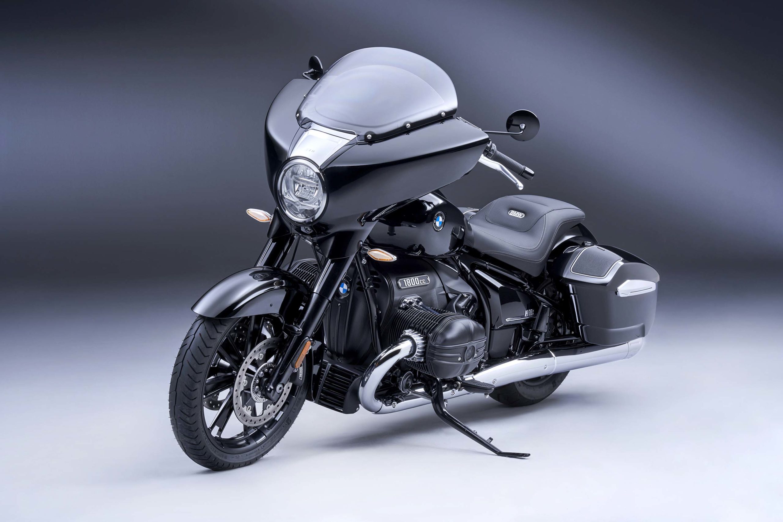 BMW R18 B - The "B" Stands for Bagger - Asphalt & Rubber
