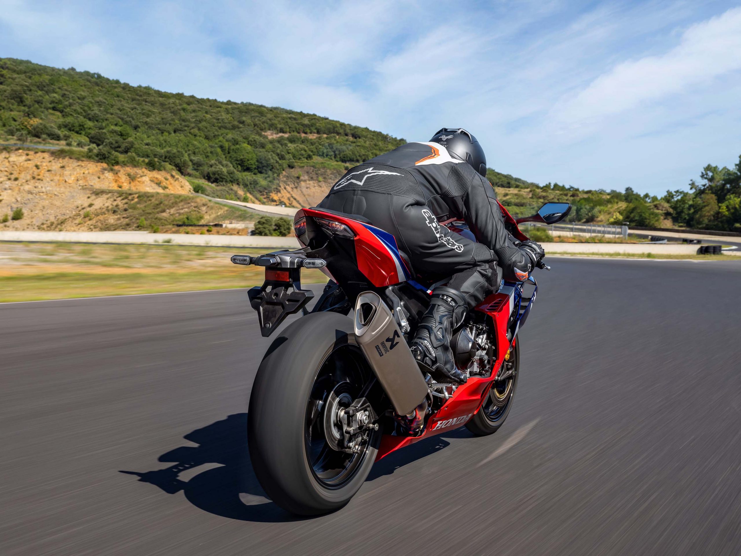 Honda CBR1000RR-R Fireblade Gets Engine Updates & More for 2022 ...